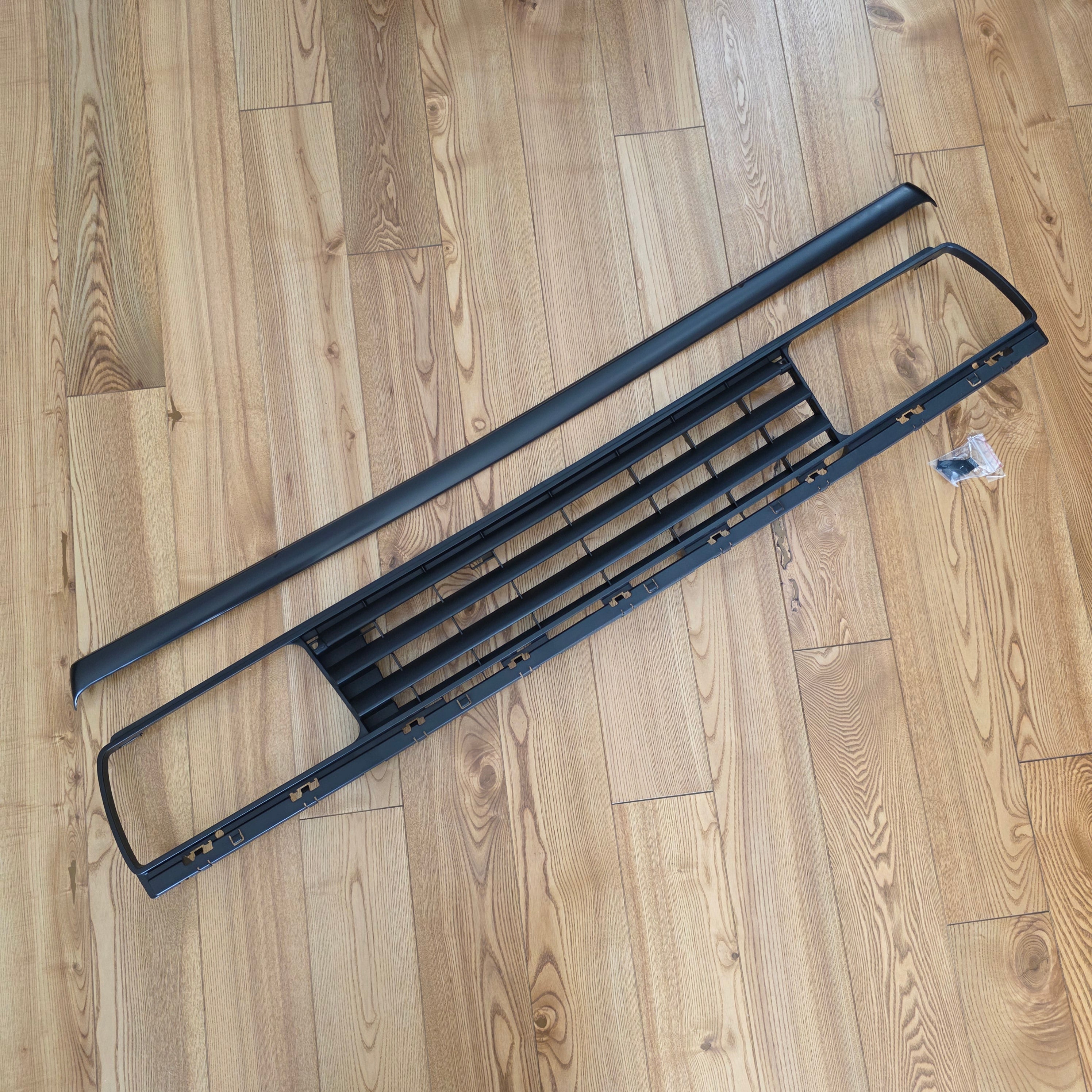 Badgeless Grill + Grill Spoiler Jetta Mk2 – Best VW Parts